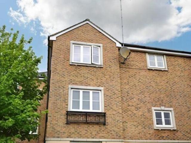 2 Bedroom Apartment For Sale In Farnham, Surrey