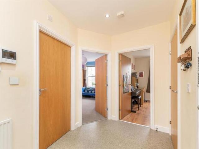 2 bedroom apartment for sale in Farnley Road, Menston, LS29