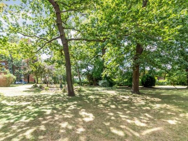 2 bedroom apartment for sale in Farquhar Road, Crystal Palace, London, SE19