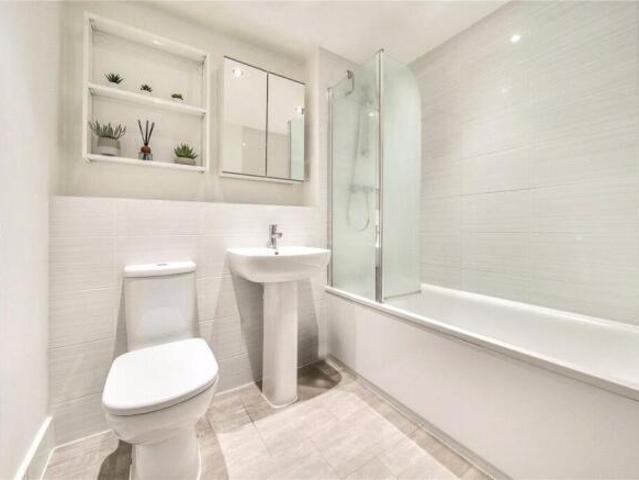 2 bedroom apartment for sale in Fellowes Rise, Winchester, Hampshire, SO22