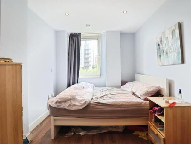 2 bedroom apartment for sale in Ferry Court, Cardiff, CF11