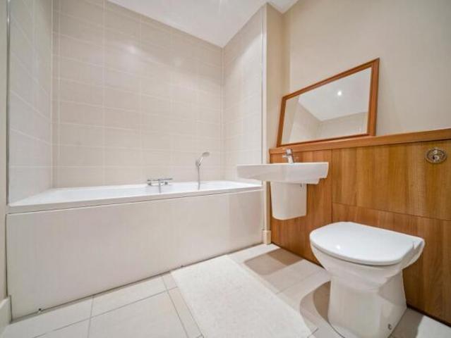 2 bedroom apartment for sale in Fettes Rise, Edinburgh, Midlothian, EH4