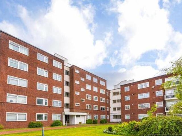 2 Bedroom Apartment For Sale In Finchley, London