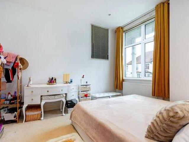 2 Bedroom Apartment For Sale In Finchley