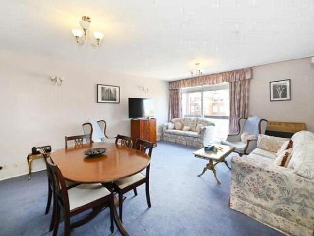 2 bedroom apartment for sale in Fitzhardinge House, Portman Square, W1H
