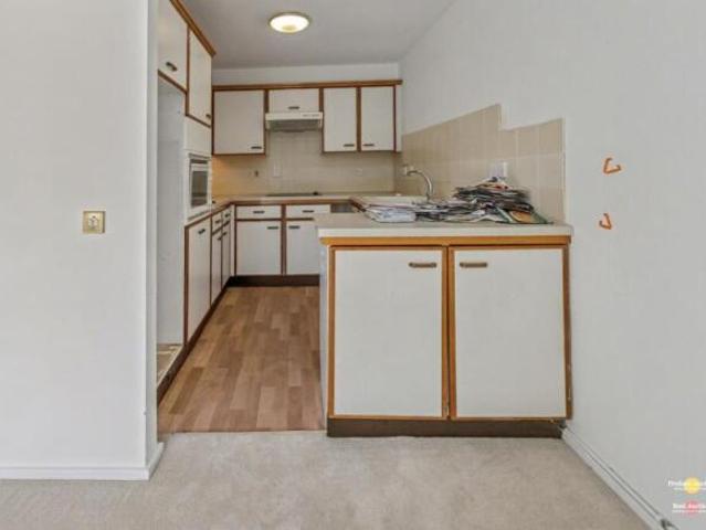 2 bedroom apartment for sale in Flat 17 Mount Place, The Mount, Guildford, Surrey, GU2 4HU, GU2