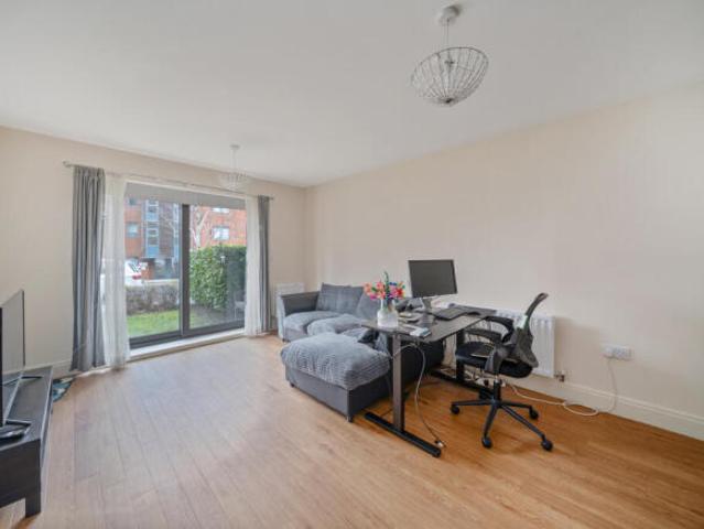 2 bedroom apartment for sale in Fleming House, SW17