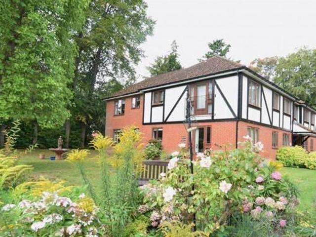 2 Bedroom Apartment For Sale In Fleet, Hampshire