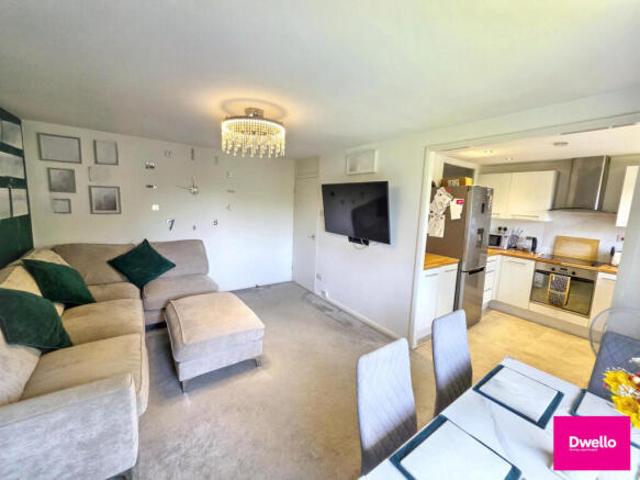 2 bedroom apartment for sale in Foxglove Way, Chelmsford, CM1