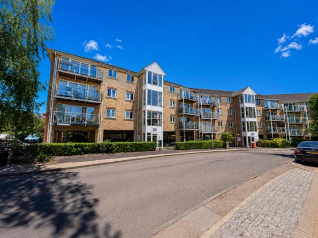 2 bedroom apartment for sale in Foxglove Way, Luton, Bedfordshire, LU3 1EA, LU3