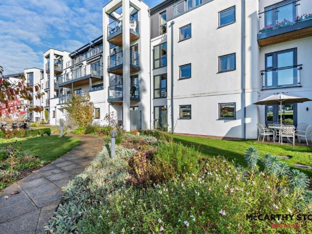 2 bedroom apartment for sale in Freeman House, Keepers Close, Canterbury, CT1