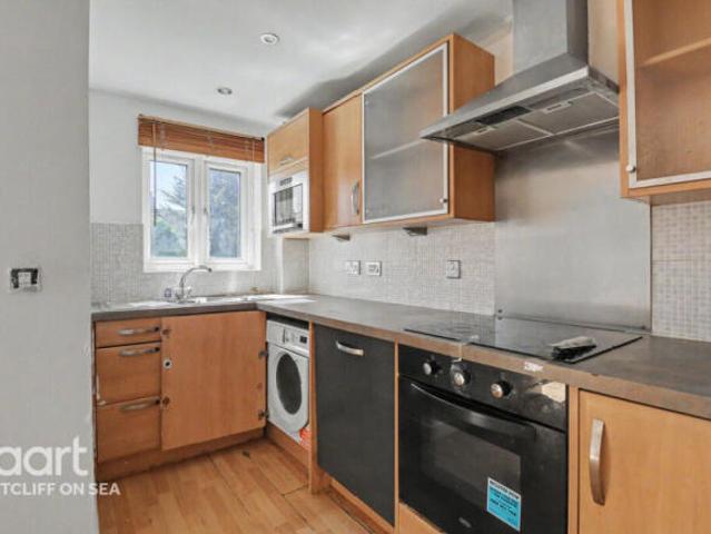 2 bedroom apartment for sale in Guildford Road, SOUTHEND ON SEA, SS2