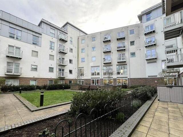 2 Bedroom Apartment For Sale In Guildford, Surrey