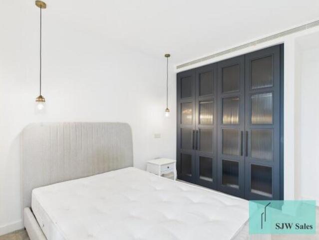 2 bedroom apartment for sale in Gauging Square, London Docks, Tower Hill, E1W