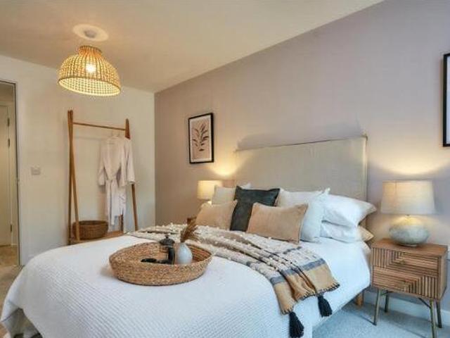 2 Bedroom Apartment For Sale In Geoffrey Watling Way, Norwich