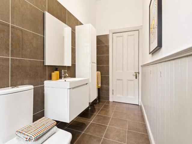 2 bedroom apartment for sale in Gibson Street, Hillhead, Glasgow, G12