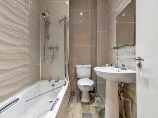 2 bedroom apartment for sale in Gibson Street, Hillhead, Glasgow, G12