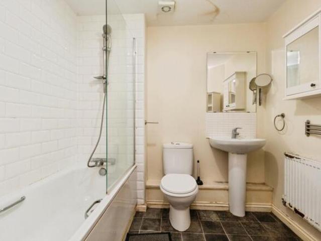 2 bedroom apartment for sale in Gladstone Street, Warrington, WA2