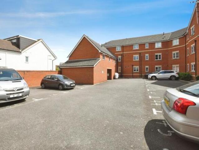 2 bedroom apartment for sale in Goodwin Close, Great Baddow, Chelmsford, CM2