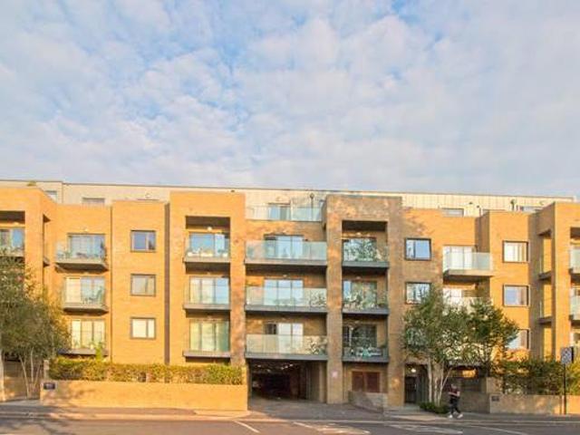 2 bedroom apartment for sale in Goldstone Crescent Hove BN3