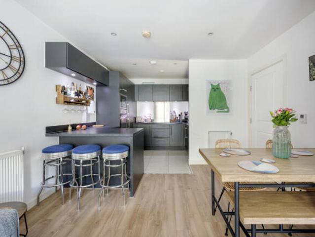 2 bedroom apartment for sale in Graciosa Court, Harford Street, London, E1