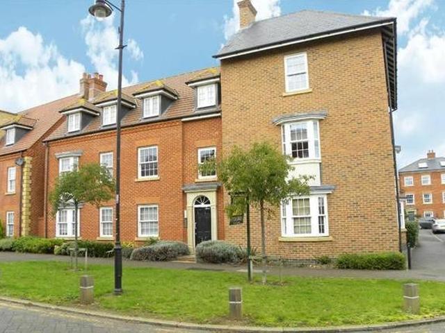 2 bedroom apartment for sale in Greenkeepers Road Great Denham Bedford MK40