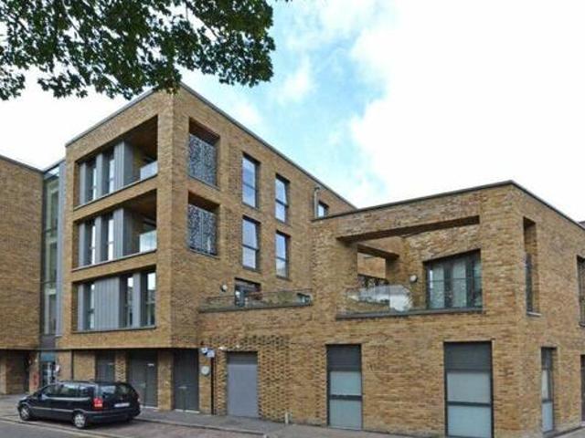 2 Bedroom Apartment For Sale In Greenwich, London