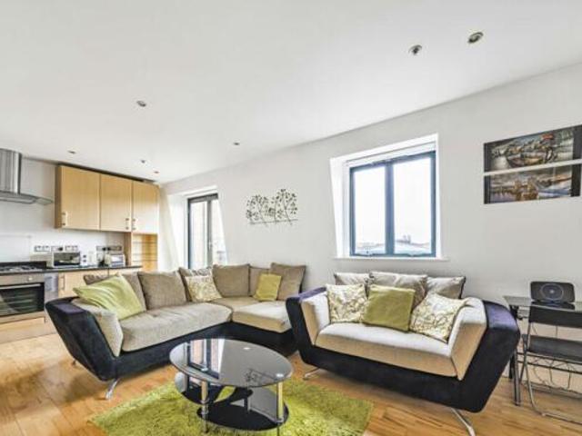 2 Bedroom Apartment For Sale In Greenwich, London