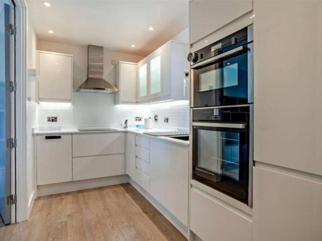 2 bedroom apartment for sale in Greyfriars Road, Cardiff, CF10