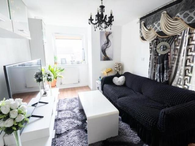 2 bedroom apartment for sale in Groombridge Avenue, Eastbourne, BN22
