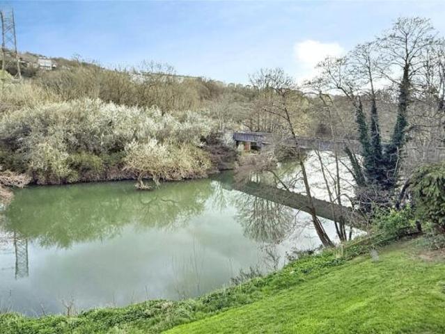 2 bedroom apartment for sale in Grosvenor Bridge Road, BA1
