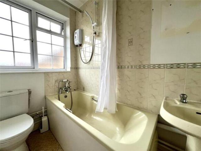 2 bedroom apartment for sale in Grosvenor Court, Guildford, Surrey, GU4