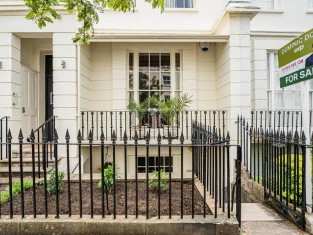 2 bedroom apartment for sale in Grosvenor Place South, Cheltenham, GL52