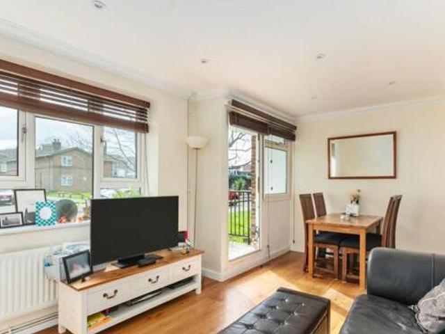 2 Bedroom Apartment For Sale In Grove Park, Chiswick