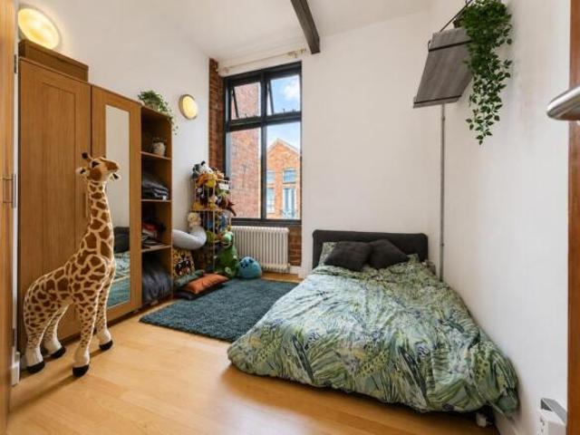 2 bedroom apartment for sale in Grove Road, Northampton, NN1
