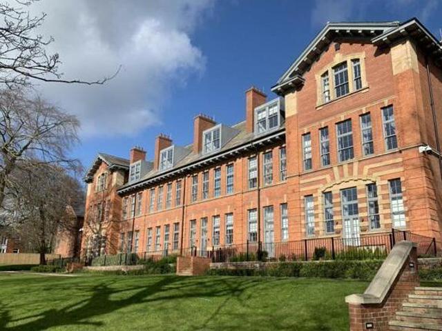 2 Bedroom Apartment For Sale In Hyde Park