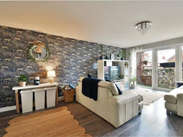 2 bedroom apartment for sale in Hyde Road, Manchester, Greater Manchester, M18