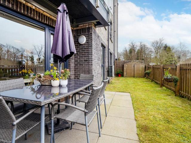2 bedroom apartment for sale in Haggs Gate, Pollokshaws, Glasgow, G41