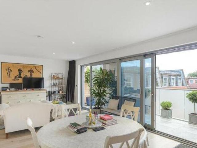 2 Bedroom Apartment For Sale In Hammersmith, London