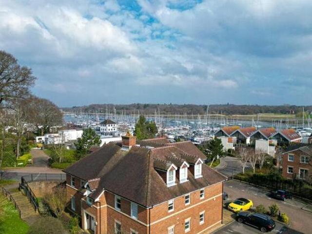 2 Bedroom Apartment For Sale In Hamble, Southampton