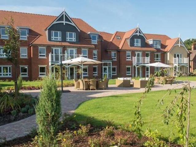 2 Bedroom Apartment For Sale In Hanbury Road, Droitwich