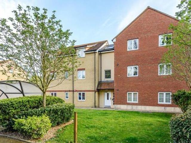 2 Bedroom Apartment For Sale In Haslers Lane, Dunmow