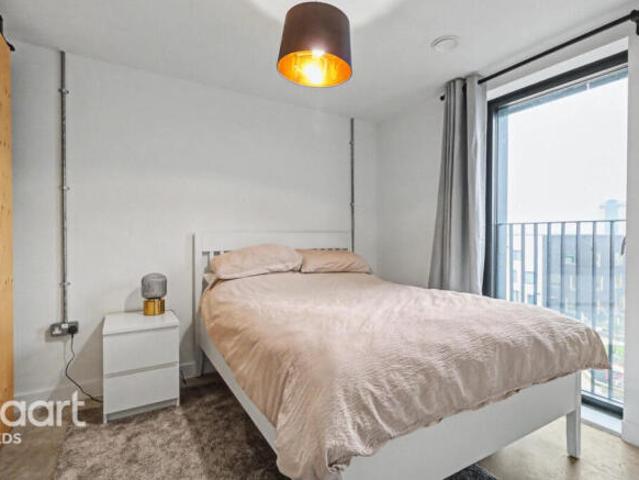 2 bedroom apartment for sale in Happy Walk, Leeds, LS9