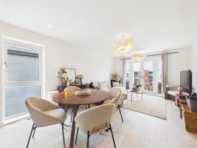 2 bedroom apartment for sale in Harker Close, Gloucester, Gloucestershire, GL2