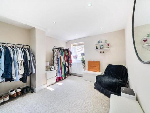 2 bedroom apartment for sale in Harlow Moor Drive, Harrogate, HG2