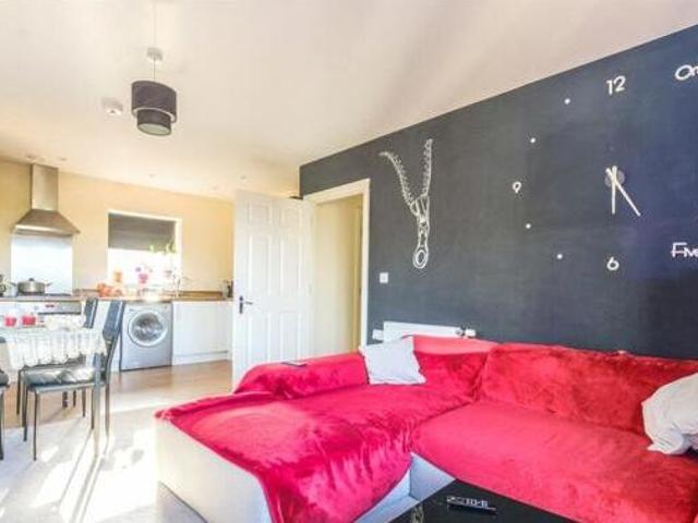 2 Bedroom Apartment For Sale In Hartcliffe, Bristol