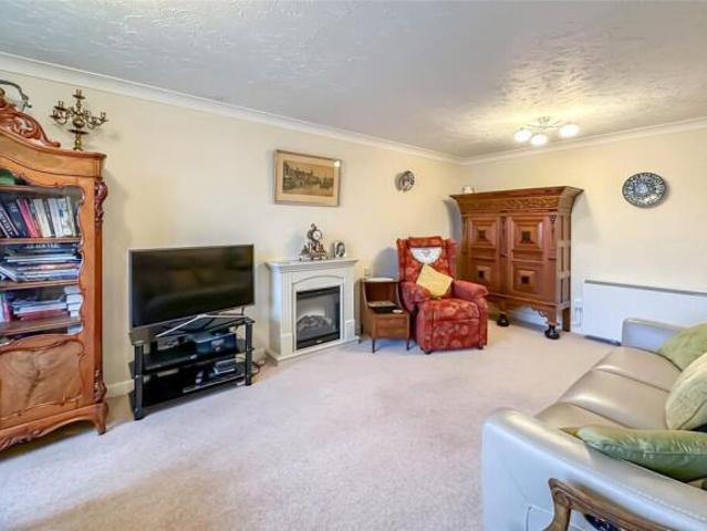 2 bedroom apartment for sale in Harvest Court, Harvesters, St. Albans, Hertfordshire, AL4