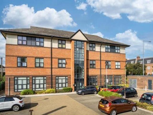 2 Bedroom Apartment For Sale In Hatfield, Hertfordshire