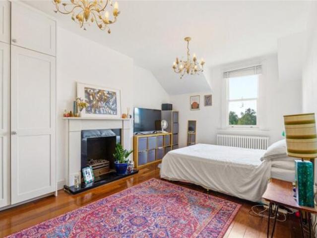 2 bedroom apartment for sale in Heathfield Road, SW18