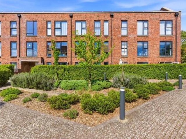 2 bedroom apartment for sale in Hedley Road, St. Albans, Hertfordshire, AL1